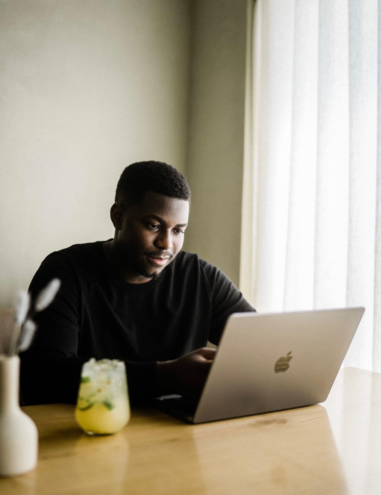 Jonathan Ecom x Minea